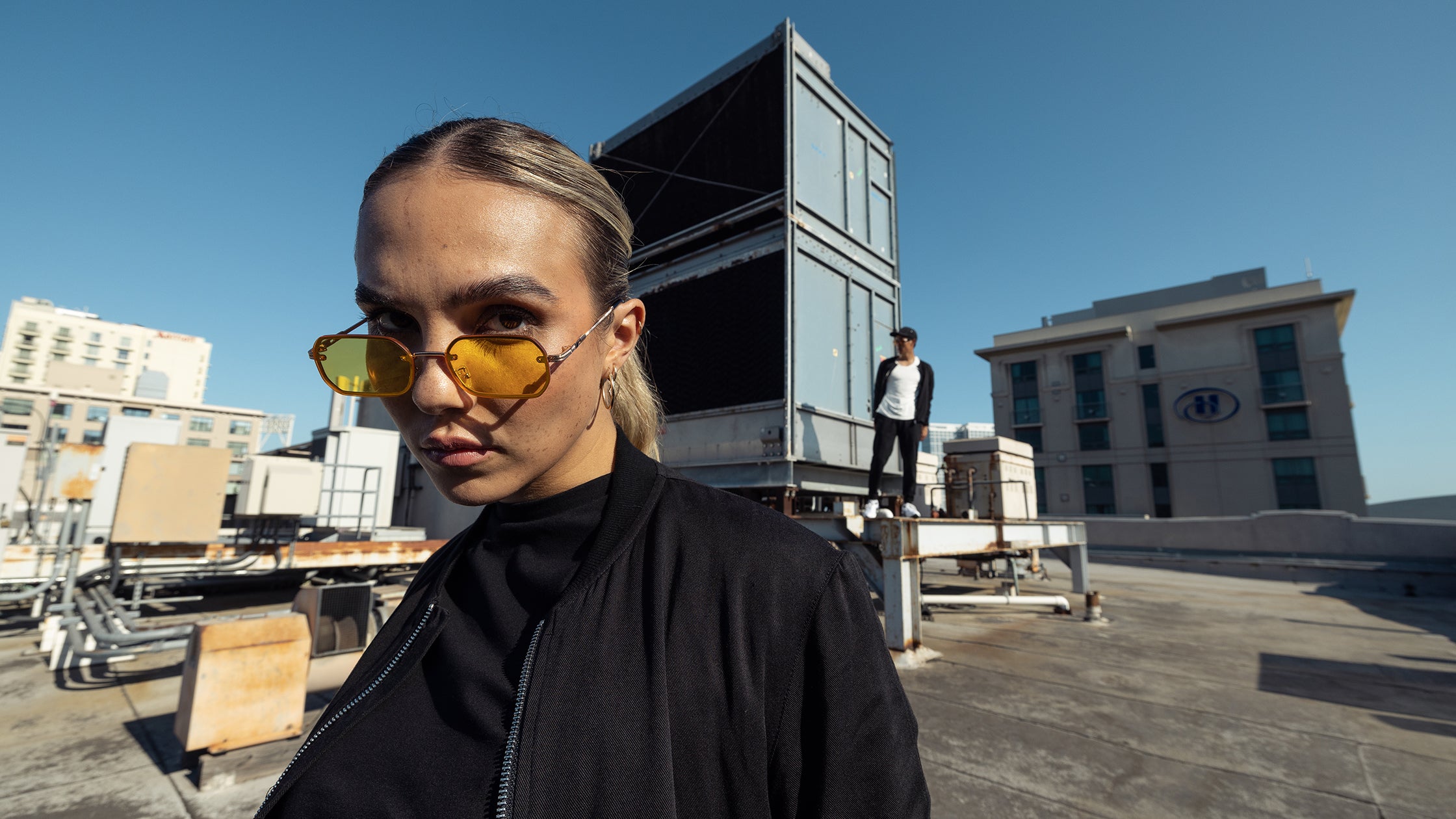 Versatile Style: Mastering the Art of Incorporating Essentials into Ev ...